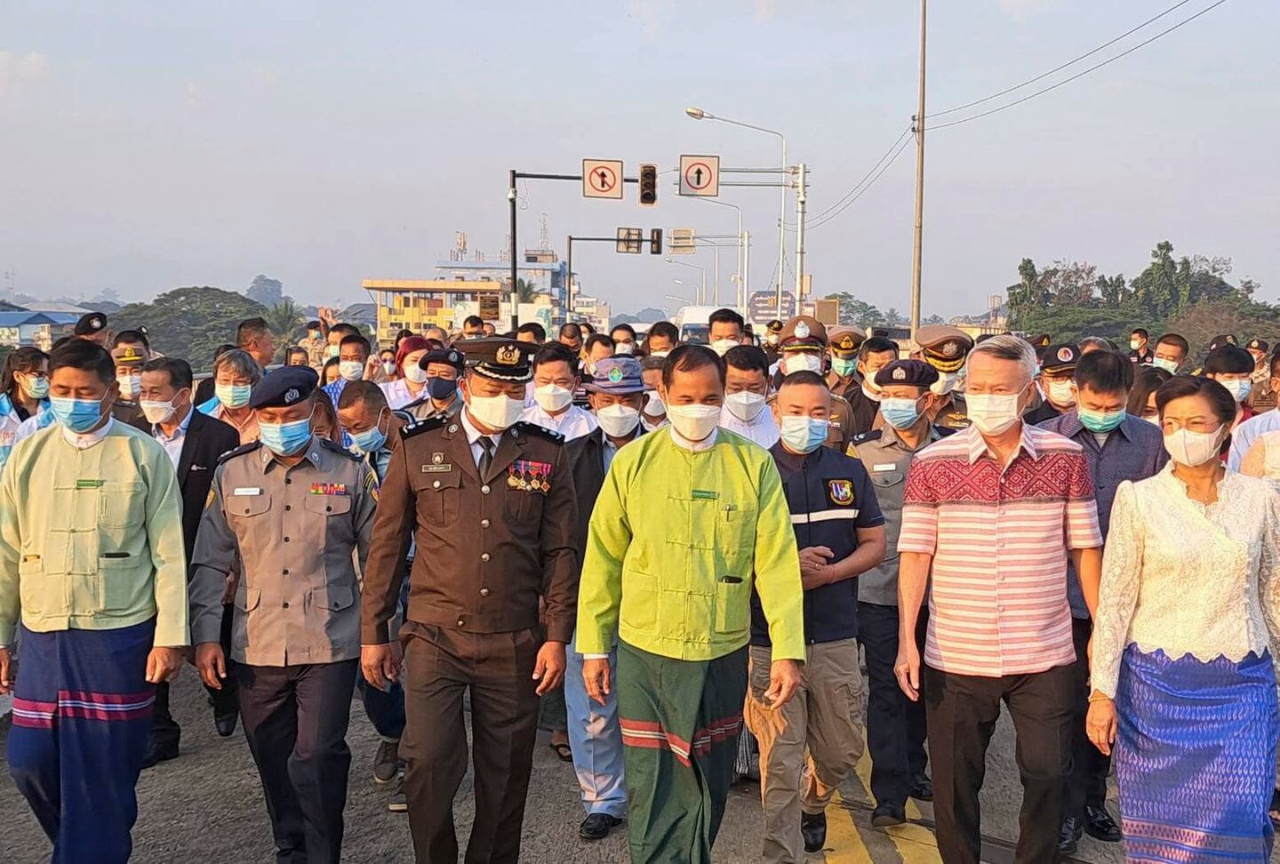 Major land border crossing between Myanmar and Thailand reopens after 3 ...