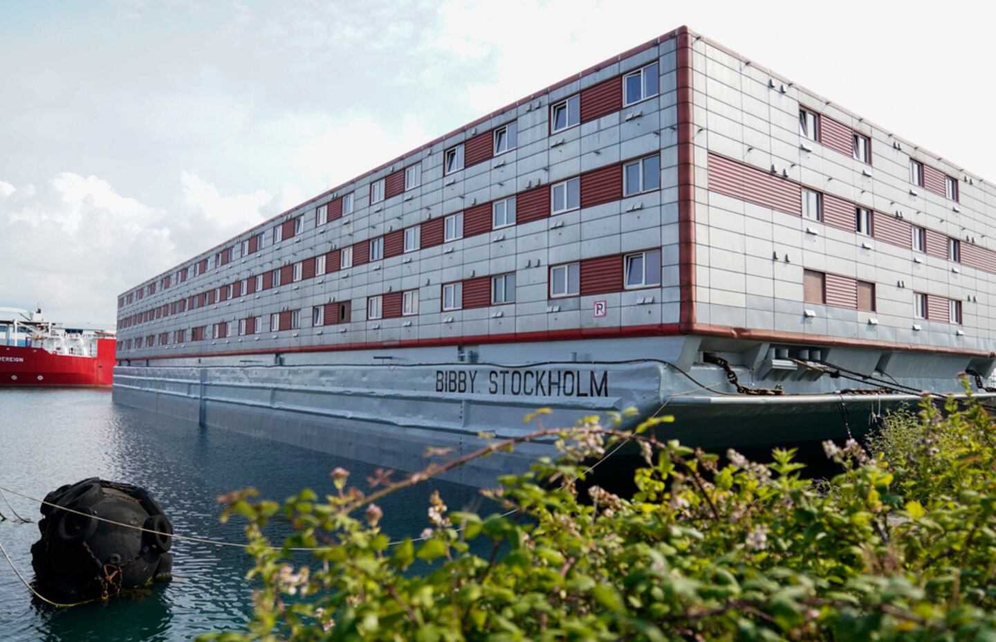 Has the UK built a floating prison for illegal immigrants? – Radio Free ...