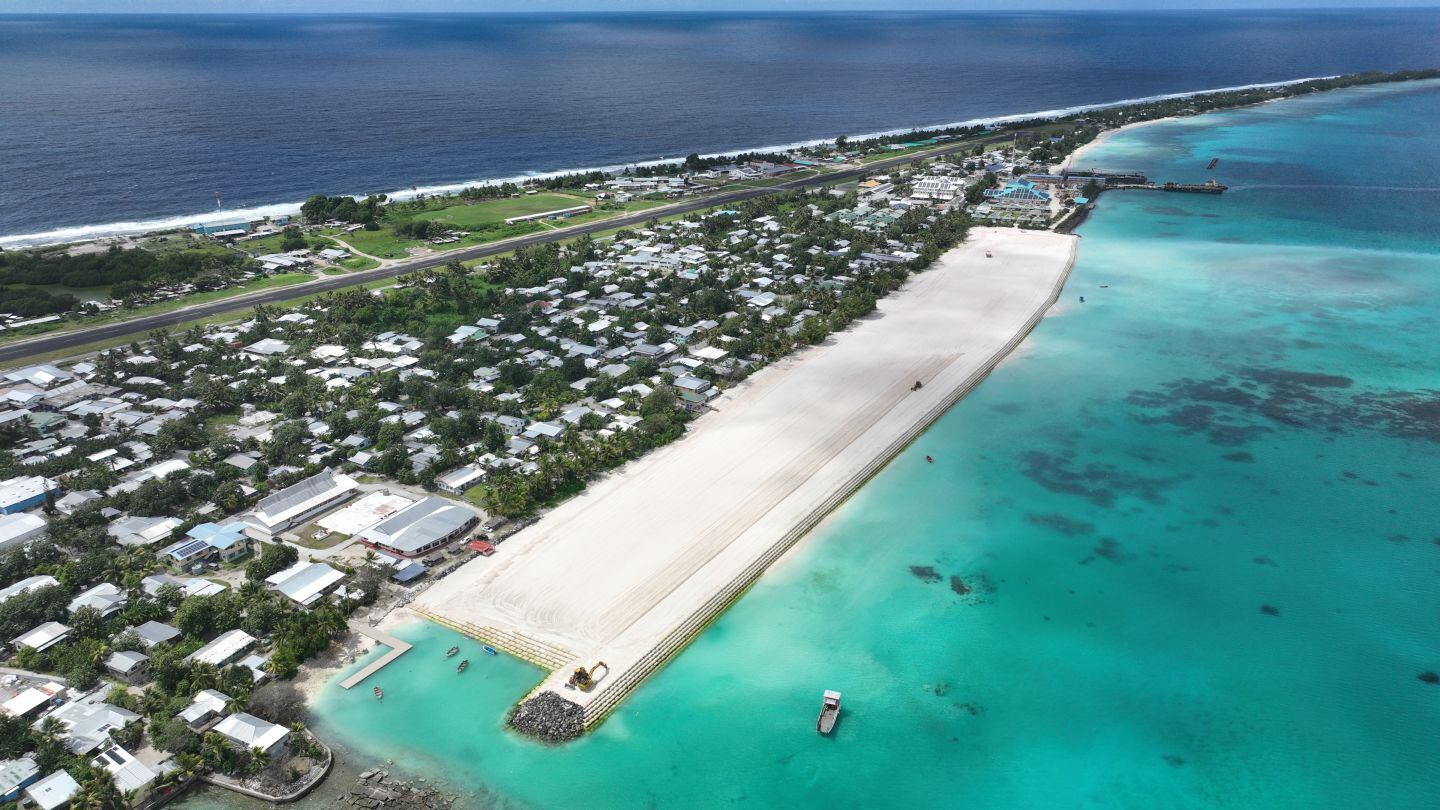 Low-lying atoll nations show inundation simulations to international ...