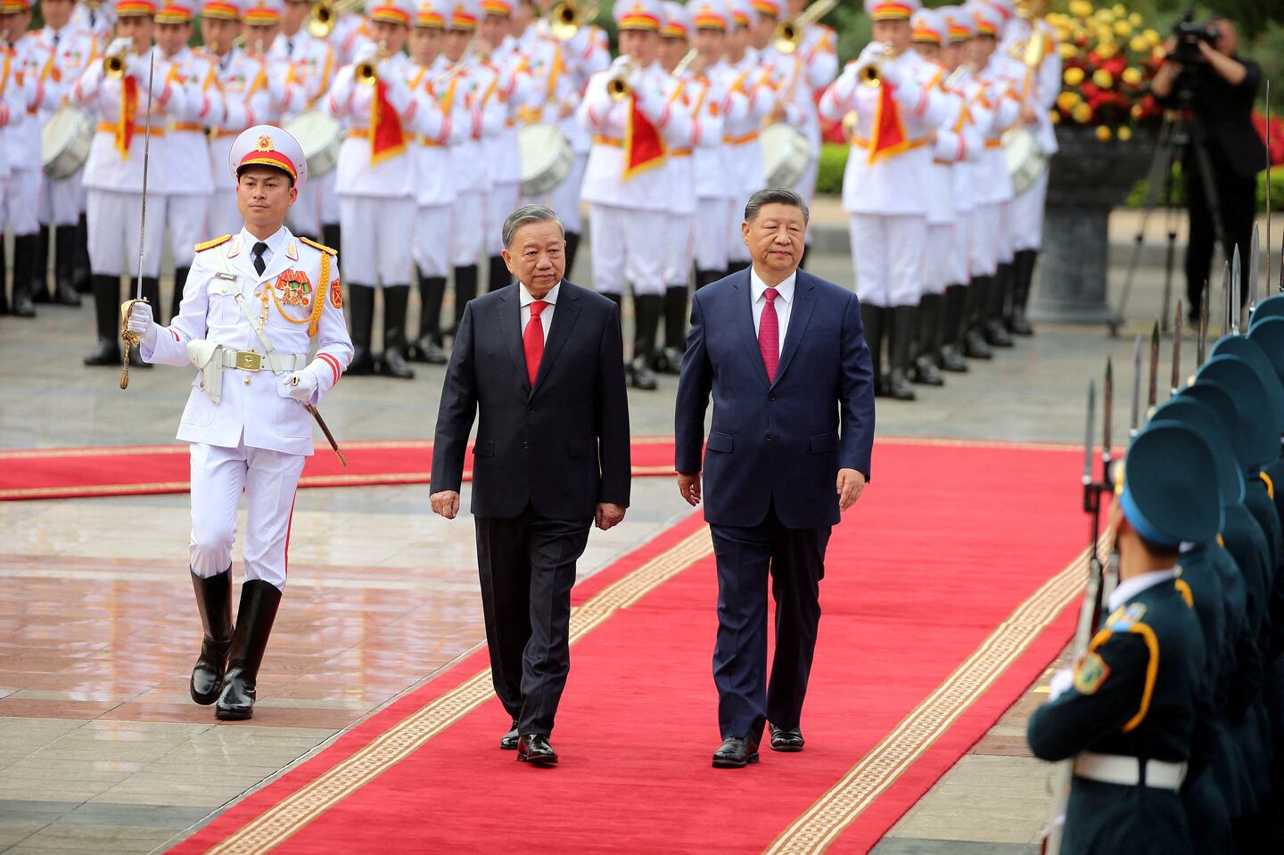 China’s Xi seeks stronger Vietnam trade ties at start of SE Asia tour ...
