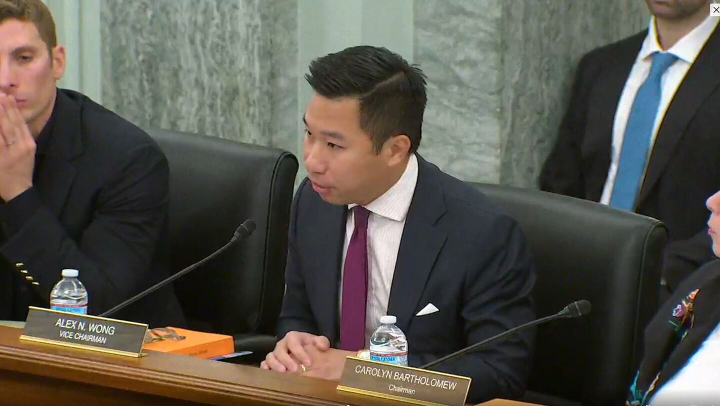 美国会年度报告：中国面临严峻的内外部挑战 – 普通话主页