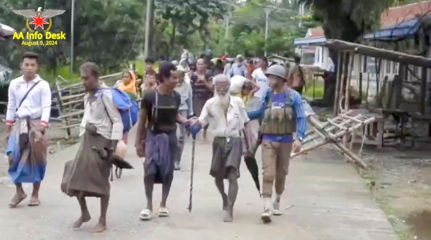 Rebels evacuate 13,000 Rohingyas amid battle for Myanmar’s Maungdaw ...