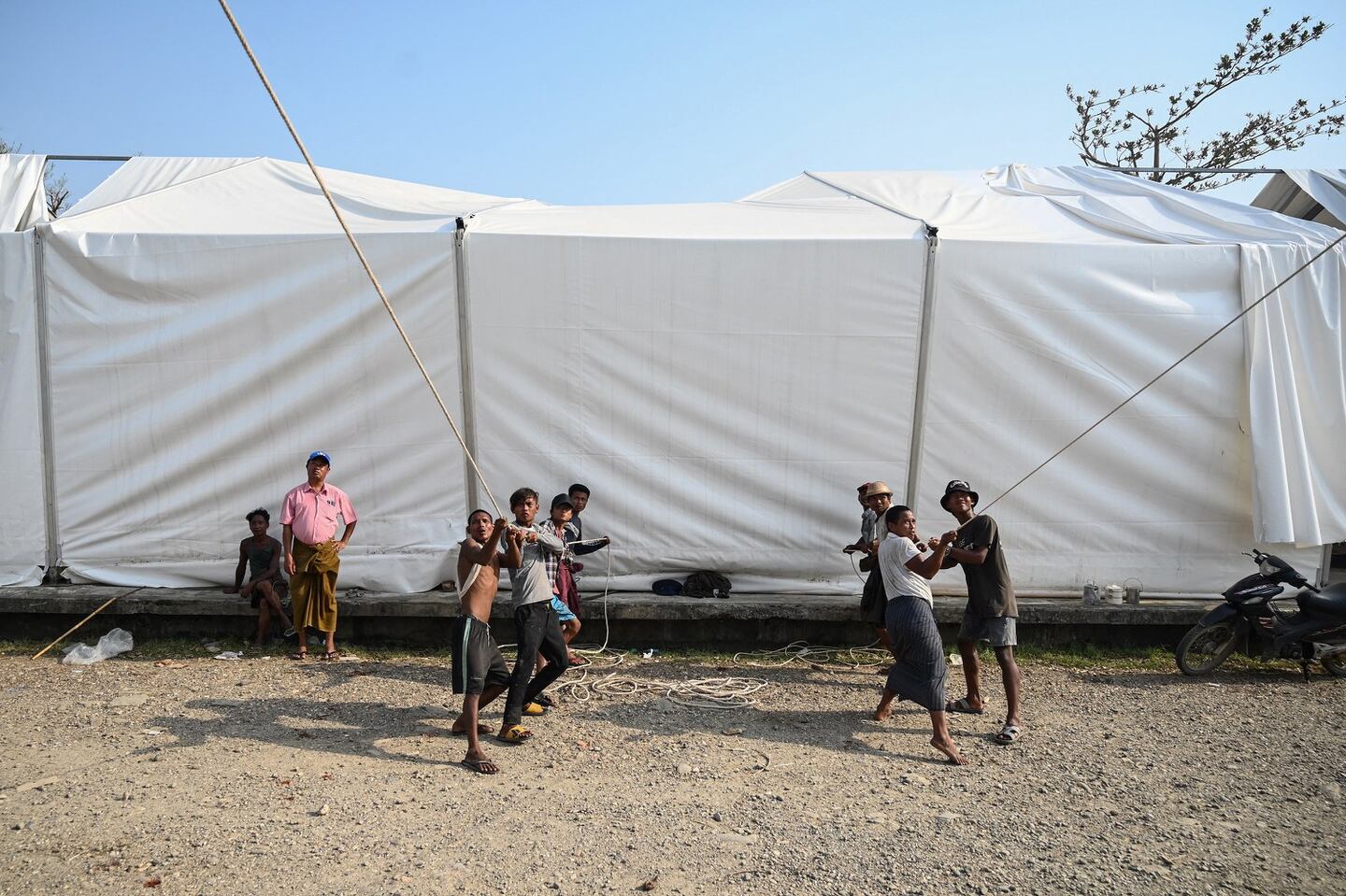International aid groups still unable to deliver supplies to Cyclone ...
