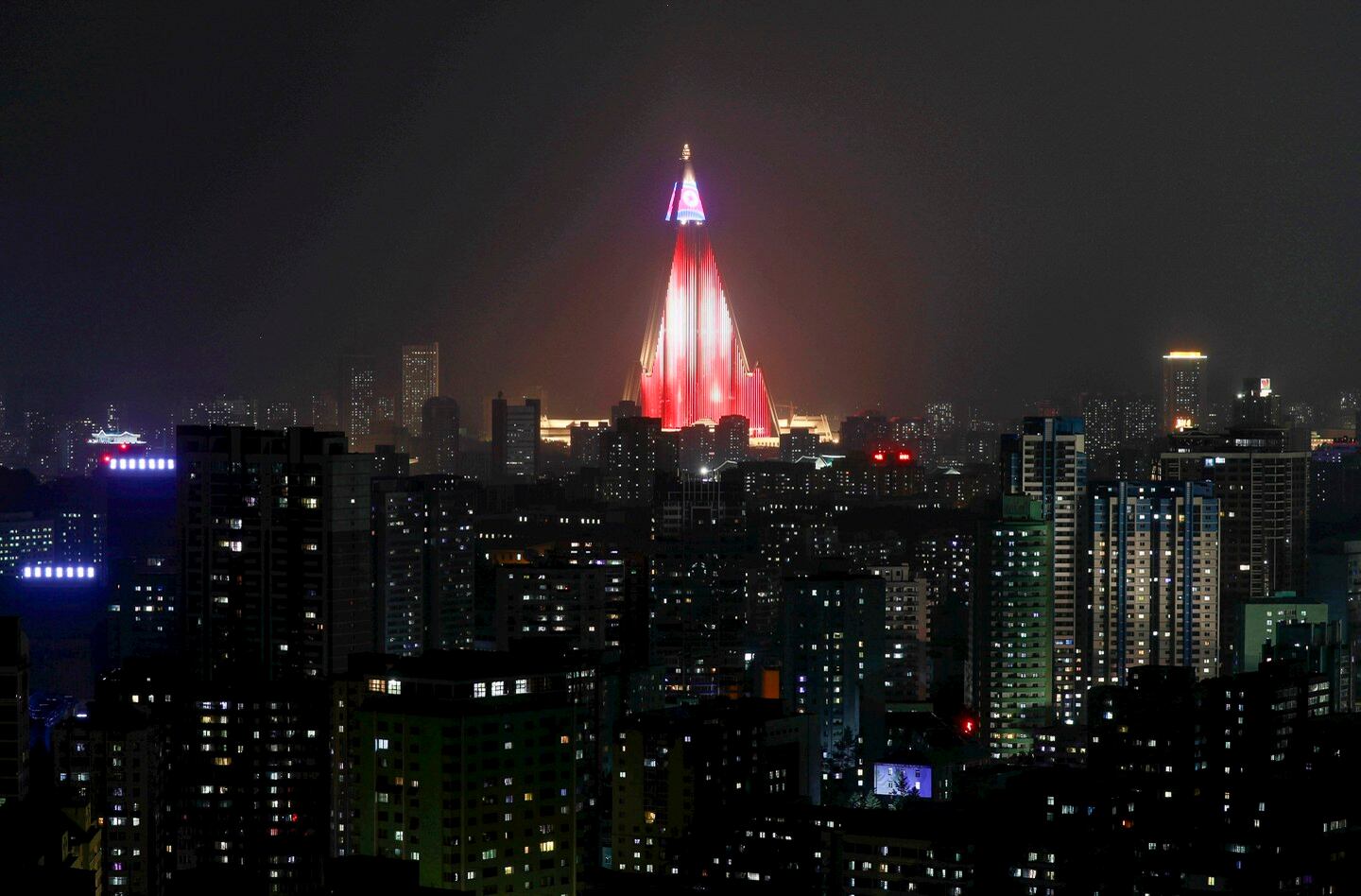 North Korea to sell gambling rights at vacant 105-floor Ryugyong Hotel ...