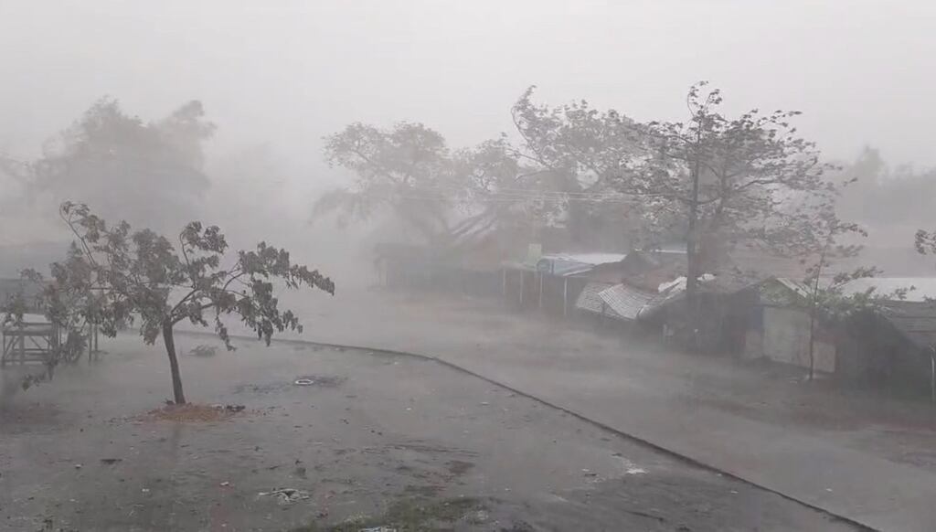 Six dead as Cyclone Mocha makes landfall in western Myanmar coast ...