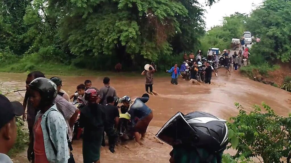 Junta bombardment strands 1,000 civilians in Shan state township ...