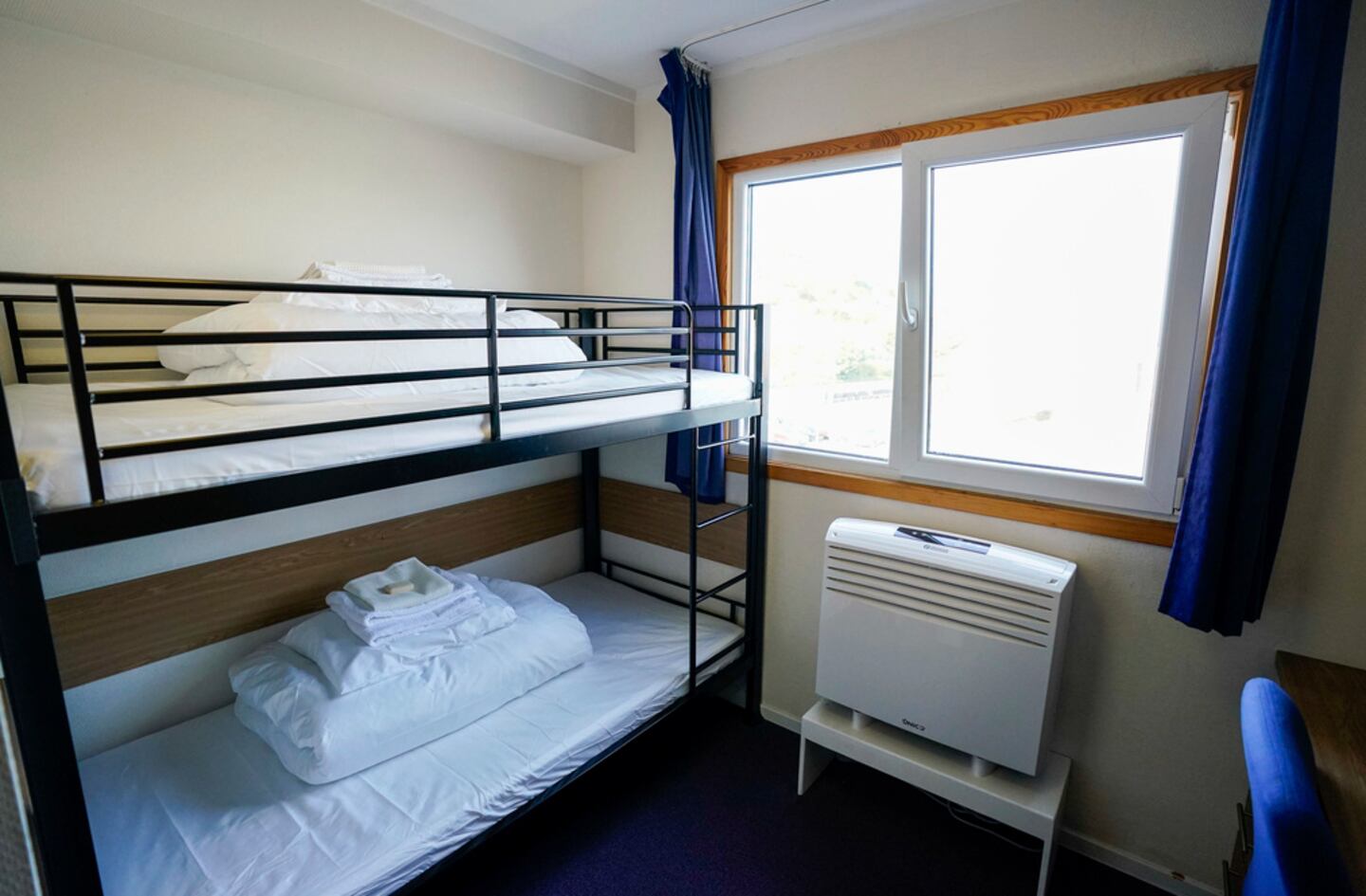 Has the UK built a floating prison for illegal immigrants? – Radio Free ...