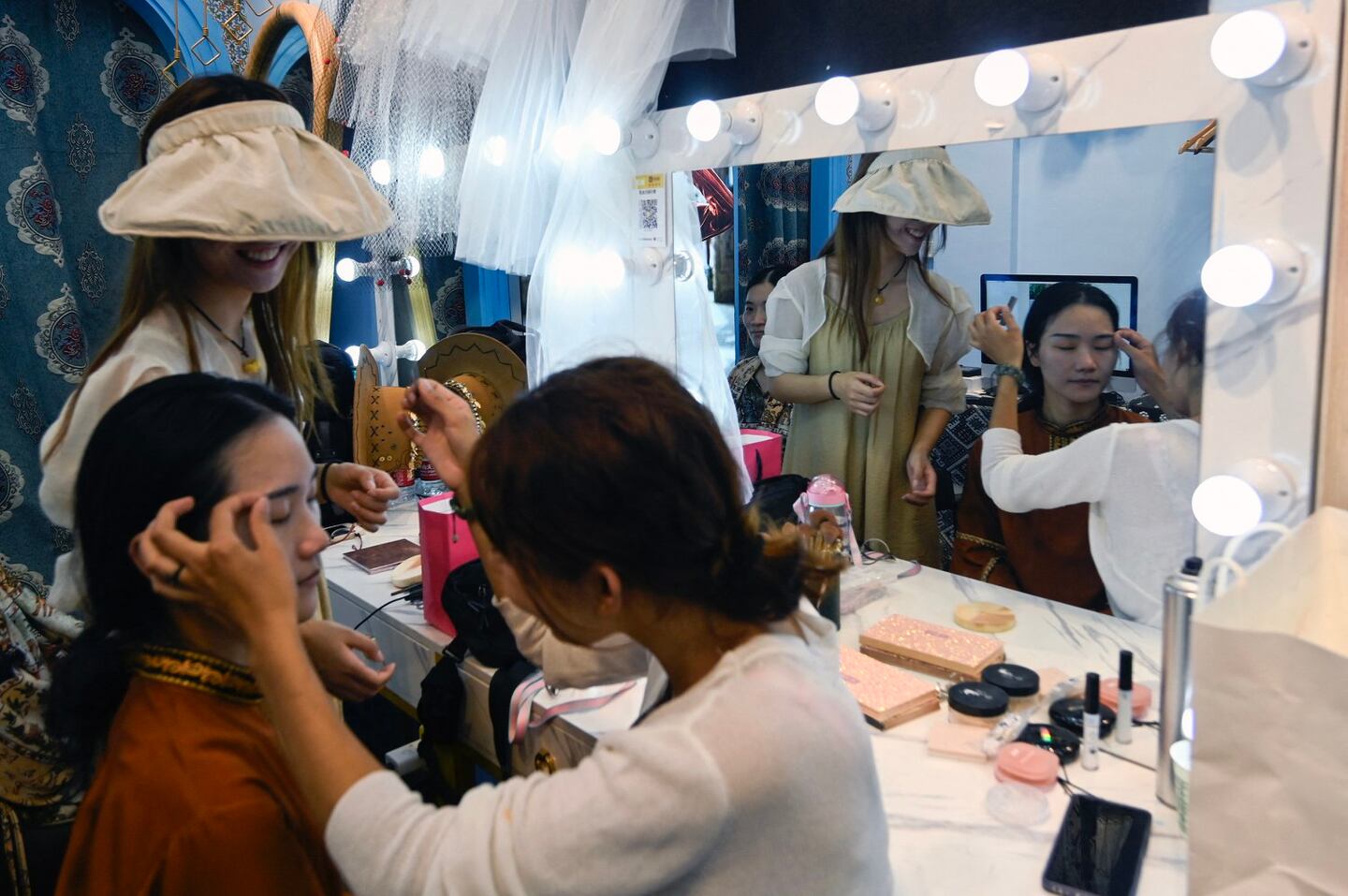 China says 456,000 Uyghurs newly hired this year in Xinjiang – Radio ...